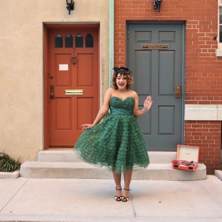 Color Me Courtney - Holiday Vintage